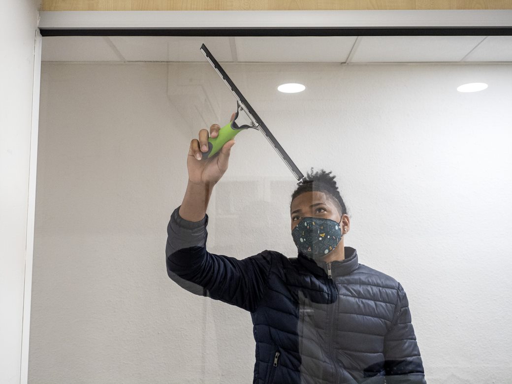 Treball digne per a una societat justa