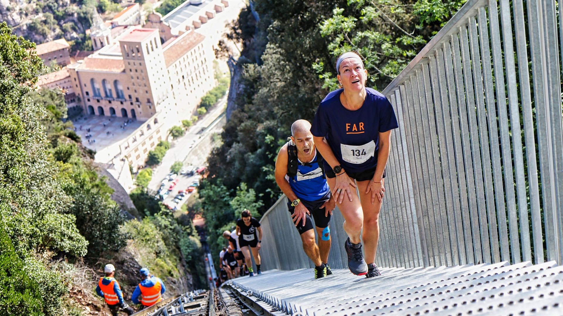 Vertical Montserrat 2025