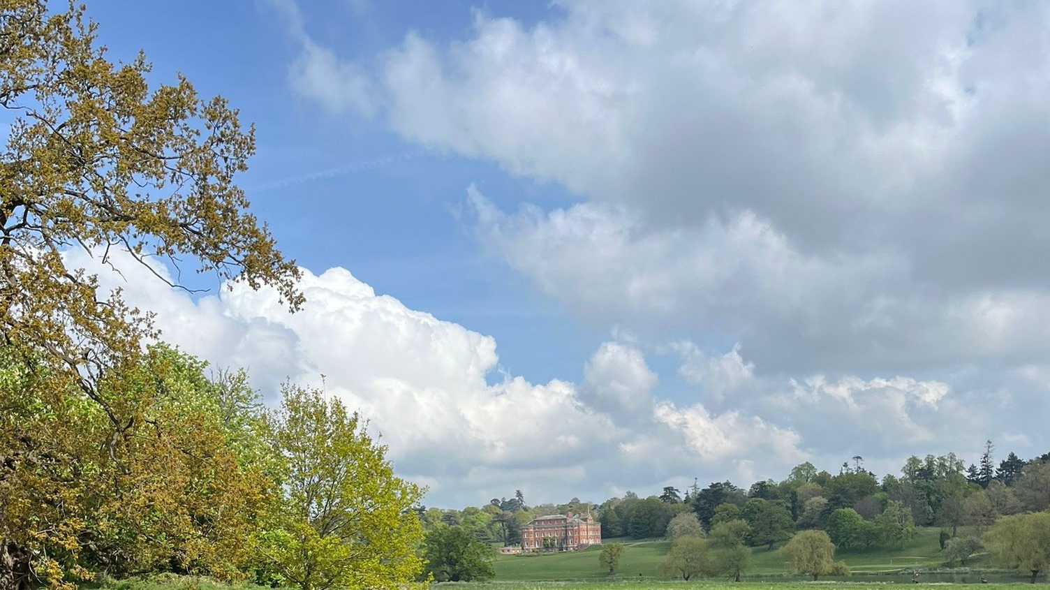 Nicola & Lindsay are doing the Great Big Walk for Herts 2024